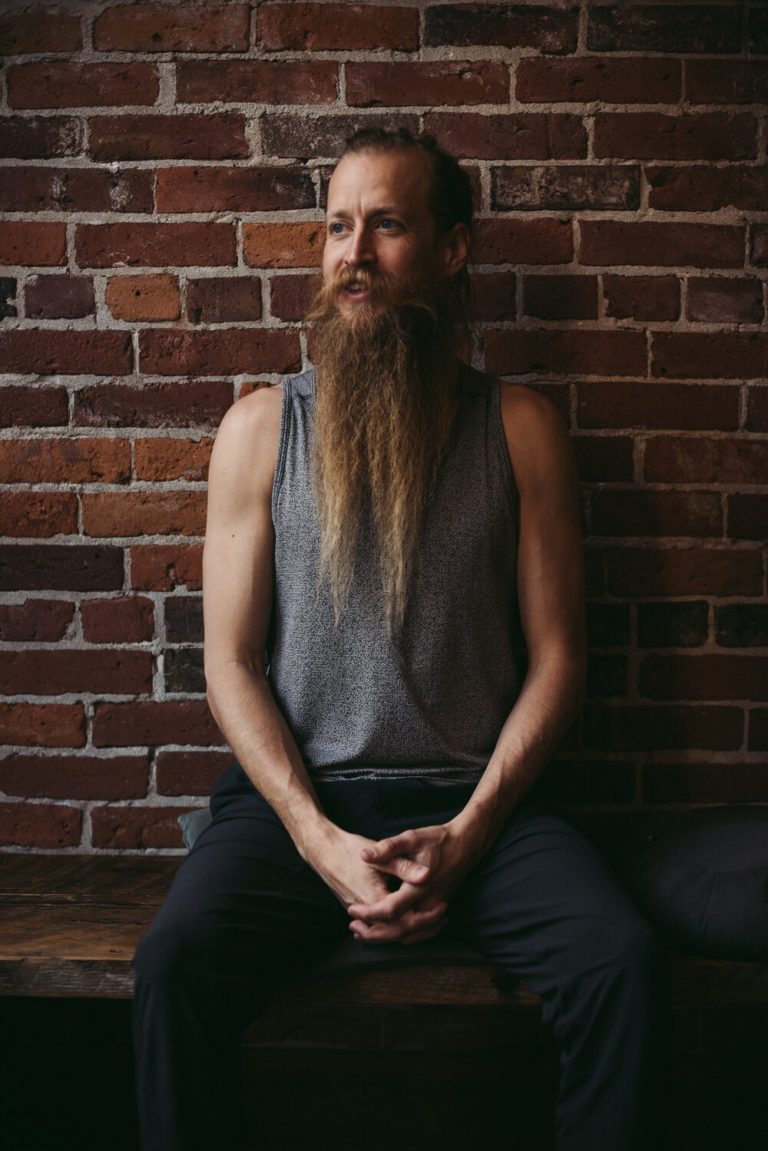 【美人・イケメン】有名なヨガインストラクター30人